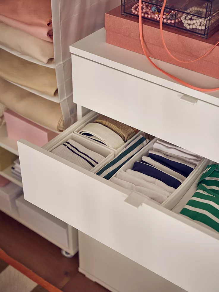 IKEA Ibiza - 5 tidy tips: how to organise a chest of drawers