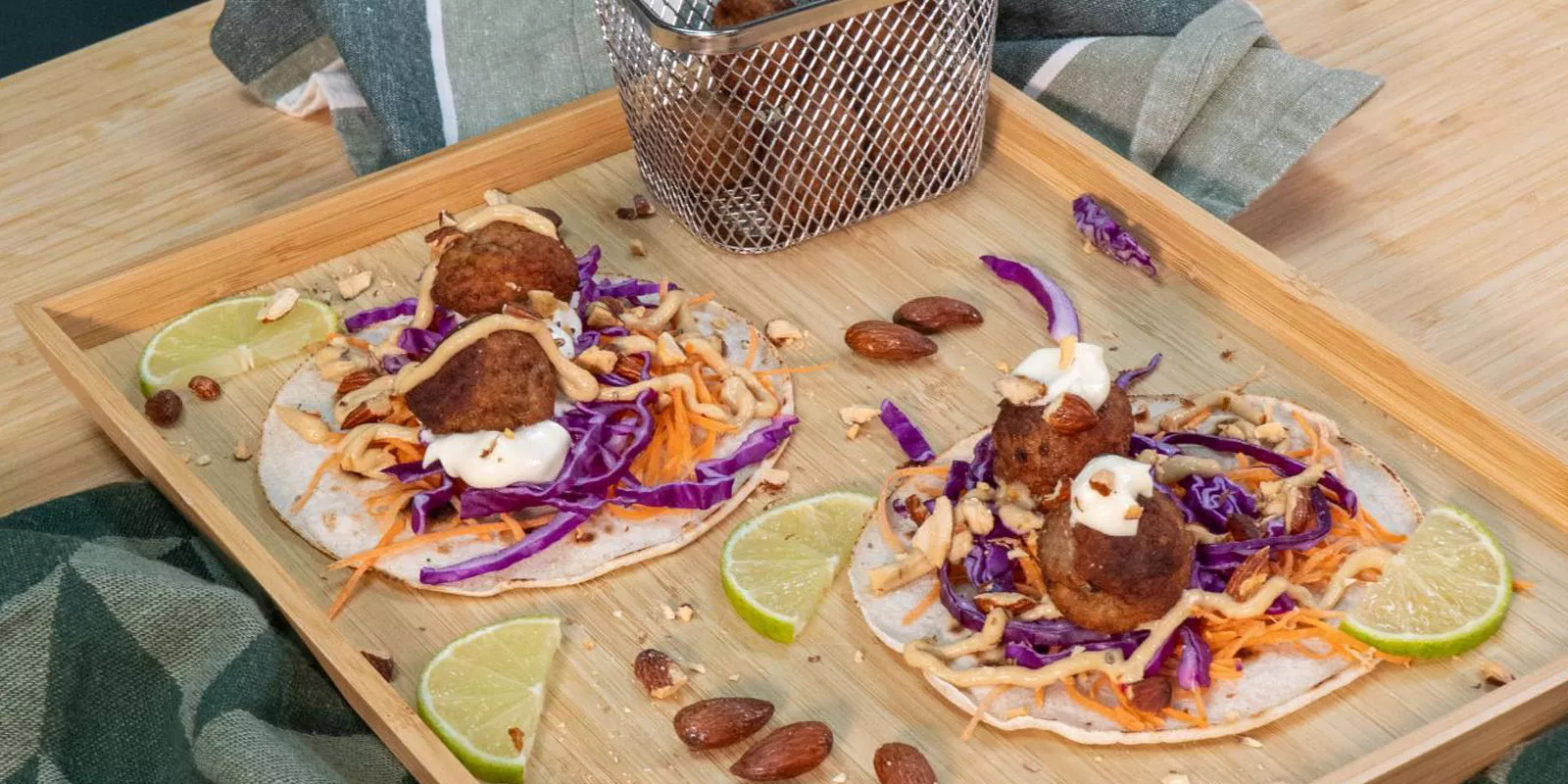 IKEA Mallorca - Crunchy tacos with meatballs and cabbage salad with almonds
